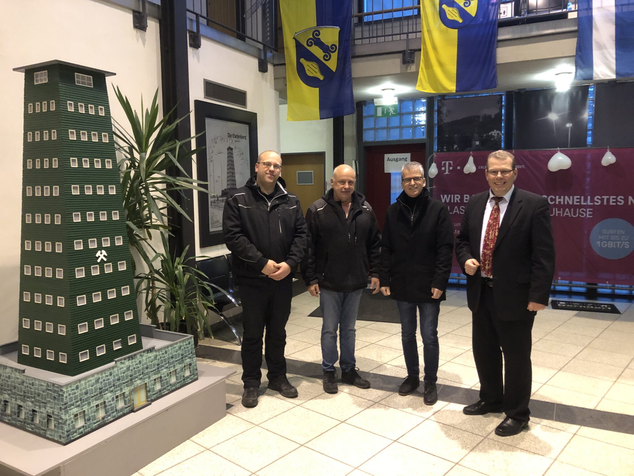 Glasfaser-Baufirmen spenden 6.500 € fürs Familienzentrum in Eschenburg ...